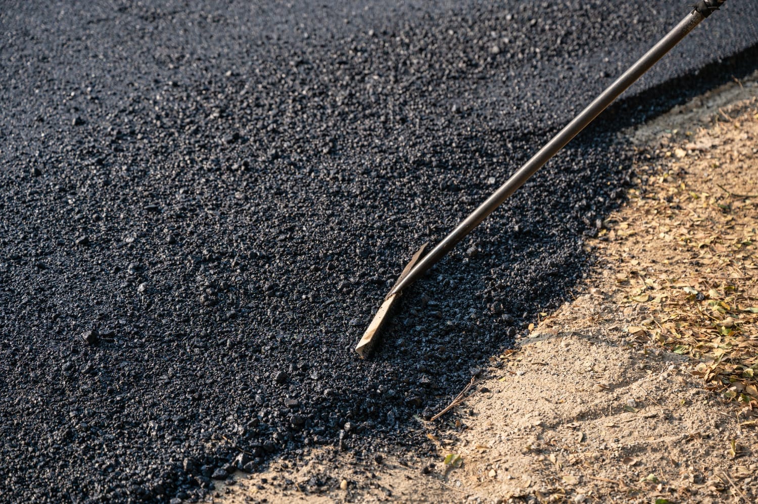Hot Mix Asphalt vs Cold Patch: What’s the Difference and Which Should ...